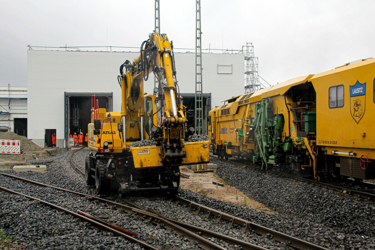 Gleisanschluss an Neues Bahn-Werk Cottbus hergestellt - Aktuelles ...